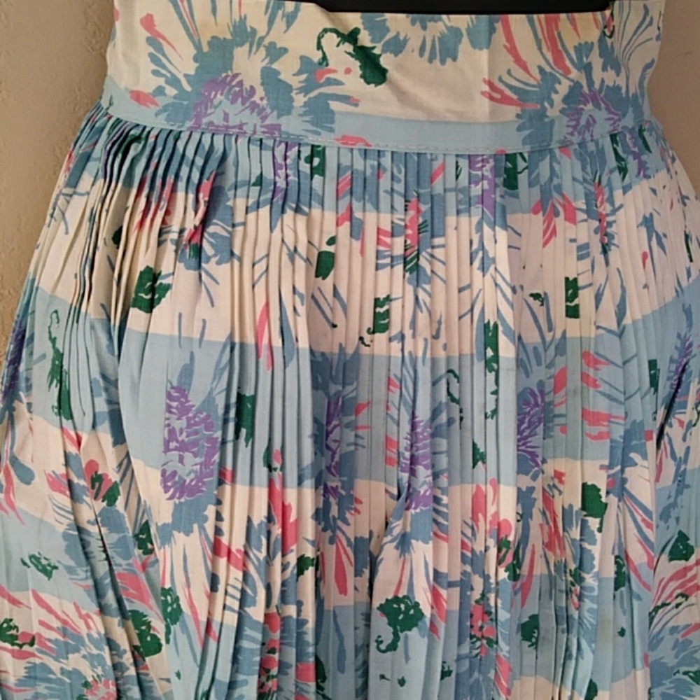 Vintage Pleated Apron From The 1950's - Gem